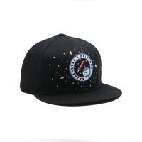 China Custom Embroidered Logo Cotton Snapback Hat Flat Brim 6 Panel Unisex One Size for sale