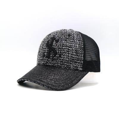 China Cotton 6 Panel Trucker Cap Pre-curved Visor Snapback Closure for Men Women for sale