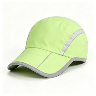China Custom Sport Cap Low Profile Unstructured Fit Contrast Stitching One Size Adjustable Velcro Closure for sale
