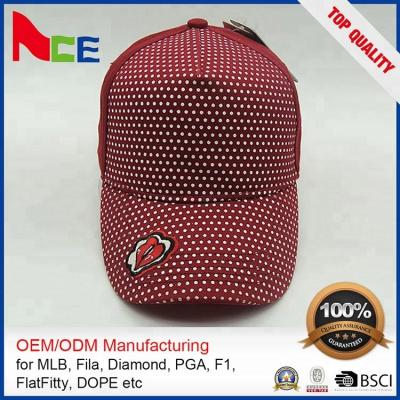 China Customizable Red Baseball Cap Unisex Adjustable Strap 58cm Size for sale