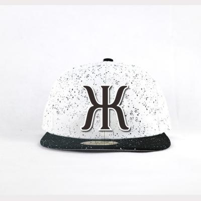 China Custom 3D Rubber Logo Hip Hop Snapback Cap 100% Cotton Flat Bill 5 Panel Black Spots for sale