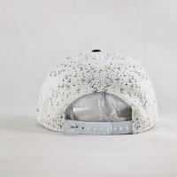 China Custom 3D Rubber Logo Hip Hop Snapback Cap 100% Cotton Flat Bill 5 Panel Black Spots for sale