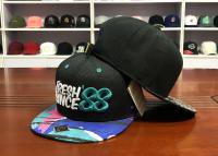 China Custom Embroidered Snapback Hats with Flat Brim - 200 MOQ, 15-Day Production, Multiple Material Options for sale
