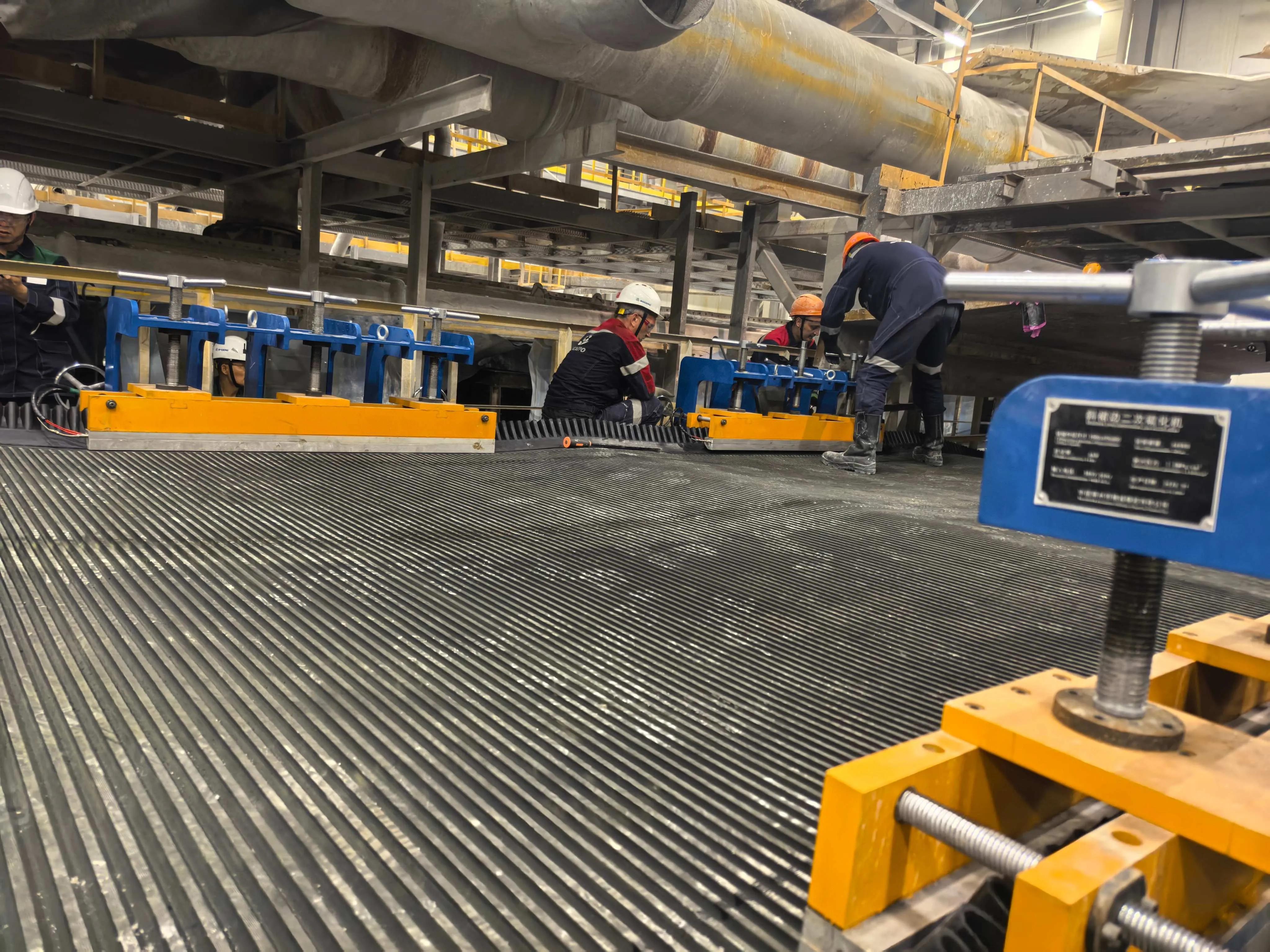 Rubber drainage belt cracking inspection close-up