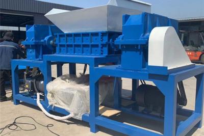 China HT800 Heavy Duty Waste Tyre Shredder Machine 800mm Shredding Chamber 15kW Motor for sale