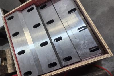 China SKD-11 Crusher Blades 53-75HRC Hardness for PET Bottle Recycling Crusher Machine for sale