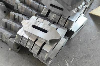 China D2 Material Single Shaft Shredder Blade HRC56-58 for Tyre Recycling for sale