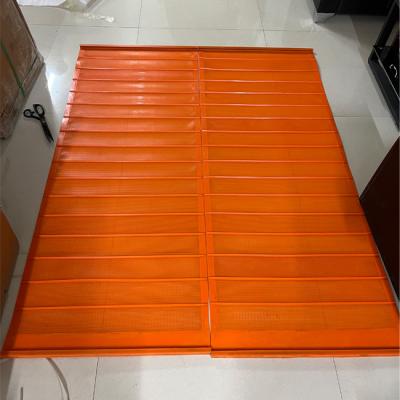 China Red PU Screen Mat 5.0mm Mesh High Wear Resistance Quick Installation 1040x700mm for Coarse Aggregate for sale