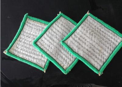 China Geosynthetic Clay Liner 5500GSM Bentonite Waterproof Pad for Landfill 5.8m x 30m for sale