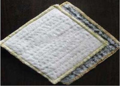 China Geosynthetic Clay Liner 5500GSM Bentonite Waterproofing Blanket for Landfill for sale