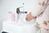 China Child Friendly Baby Wash Basin Stand Simple Design for sale