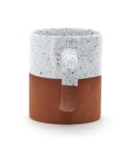 China 10oz Creative Ceramic Tea Coffee Mug Cup With Two-Color Handle for sale