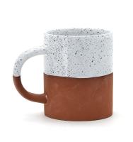 China 10oz Creative Ceramic Tea Coffee Mug Cup With Two-Color Handle for sale