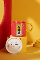 China Boutique Mugs Customizable Lucky Embossed Mug Chinese Style Large Capacity Ceramic Coffee Juice Tea Mug With Lid for sale
