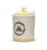 China Pottery Creamer And Sugar Set 3D Bees Silk Printed Sugar With Ceramic Lid Everyday for sale
