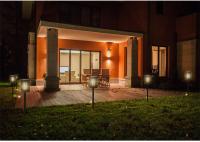 China FCC modern 95lm/w ABS LED Solar Landscape Light Solar Flicker Stake Light for sale