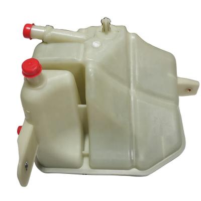 China 670031651 Expansion Tank Assembly Car Radiator Cooling System For Maserati for sale