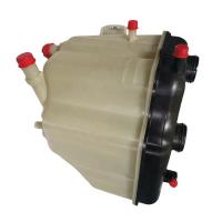 China 670031651 Expansion Tank Assembly Car Radiator Cooling System For Maserati for sale