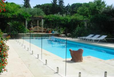 China Children Proof 10mm 12mm Swimming Pool Glass Fence Around Pool Safe Fencing for sale