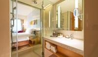 China Custom Oval Silver Backed Mirror For Door / Wardrobe , Copper And Lead Free Mirror for sale
