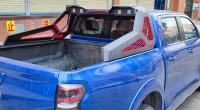 China Black 4x4 Roll Bar with LED Lights for Toyota Tacoma Ford Ranger - Steel Construction 20 Sets MOQ for sale