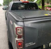 China Adjustable Aluminium Alloy Roll Bar Tub Rack for ISUZU D-MAX 4x4 - 800lb Capacity, 3mm Steel Construction for sale