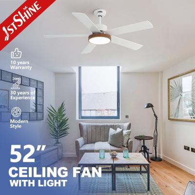 China LED Smart Ceiling Fan Light White Finish 5 MDF Blade High Speed for sale