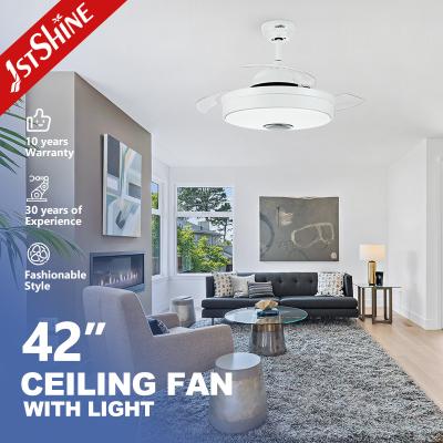 China Smart 6 Speeds Retractable Ceiling Fan Light With Time Settings for sale