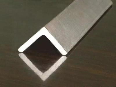 China Hot Rolled Equal Angle Steel GB ASTM JIS DIN 434 444 410 For Construction for sale