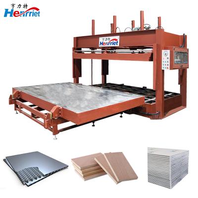 China 60t Maximum Pressure Cold Press Machine with 3600mm Processing Length and Automated Material Handling for Sandwich Panels for sale