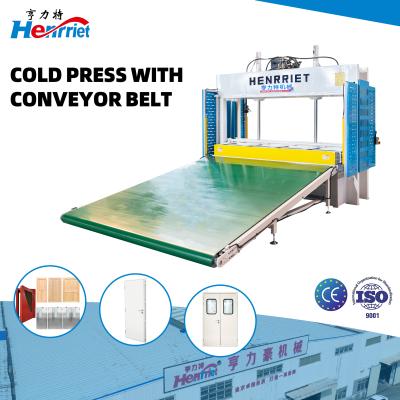 China 20T Maximum Pressure Cold Press Machine with 2500mm Processing Length and Inclined Belt Conveyor for Panel Pressing for sale