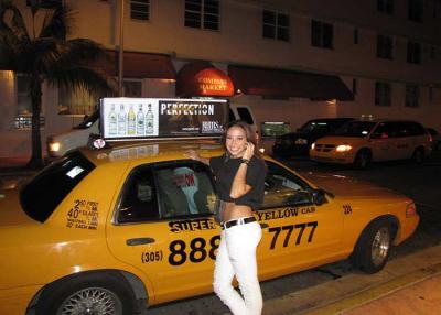 China Taxi Top Advertising LED Billboard / Outdoor Led Car Advertising Signs Fireproof for sale