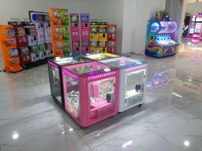 China Super Small Claw  Plastic Eggshells Jewelry  Fun Arcade Game for sale