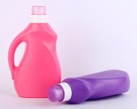 China Plastic HDPE Customized Liquid Empty Laundry Detergent Bottles Jugs 2 Liters for sale