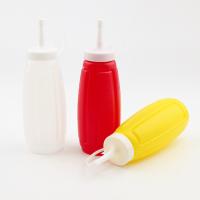 China 360ml plastic tomato ketchup dispenser 12 OZ Condiment Squeeze Bottles Squeeze for sale