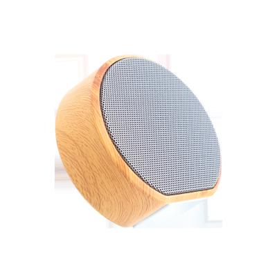 China Wooden Mini Wireless Bluetooth Speaker Handsfree With 400mah Battery for sale