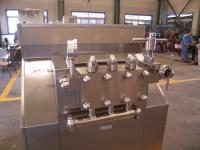 China High Speed Milk Homogenizer Machine 1500L/H With 300 Bar Pressure for sale