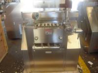China 8000L/H Internal Tank Sanitary High Pressure Homogenizer for sale