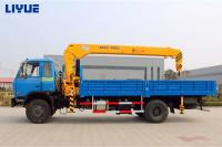 China Telescopic Boom Truck Mounted Hydraulic Lorry Crane 5600 Kg Weight Mobile Crane for sale