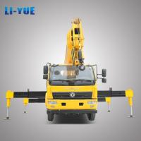 China 6 Ton Mobile Crane Liyuan Hydraulic Valve 8280 kg Weight Direct for sale