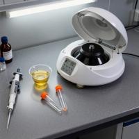 China Mini15 Laboratory Benchtop Mini Centrifuge with 15,000 RPM Brushless Motor and Nano Ceramic Coated Chamber for sale