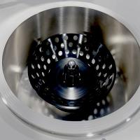 China Compact Vacuum Centrifugal Concentrator Low Noise DNA Vacuum Concentrator for sale