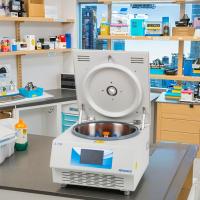 China 4000rpm Blood Bank Centrifuges PRP Separation Clinical Centrifuge Machine Swing Rotor Compact Design for sale