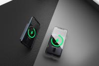 China 5000mAh Magnetic Power Bank 5W Wireless Charger Portable Li-Polymer Battery Pack 142g for sale