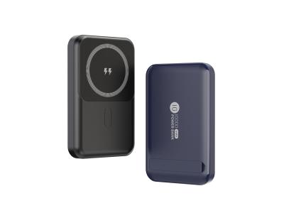 China Magnetic Power Bank 10000mAh Li-Polymer with 15W Wireless Output for iPhone for sale