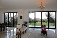 China Customize Durable Aluminium Sliding Glass Doors PVDF Coating for sale
