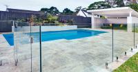 China Aluminum Swimming Pool Balustrade Luxury Outdoor Glass Handrail for sale