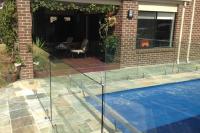 China Outdoor Stainless Steel Frameless Aluminum Handrail With Glass for sale