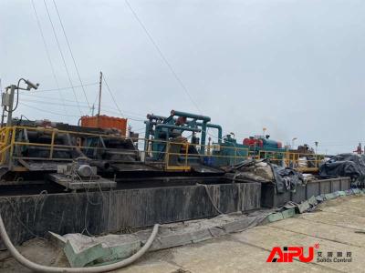 China Drilling Fluids Mud Solids Control System For Oil Rig On Site for sale