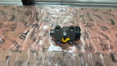 China MB060570 Brake Wheel Cylinder Fits MITSUBISHI Canter for sale